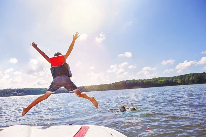 Game On! 16 Fun Games to Play on Your Pontoon Boat – Better Boat